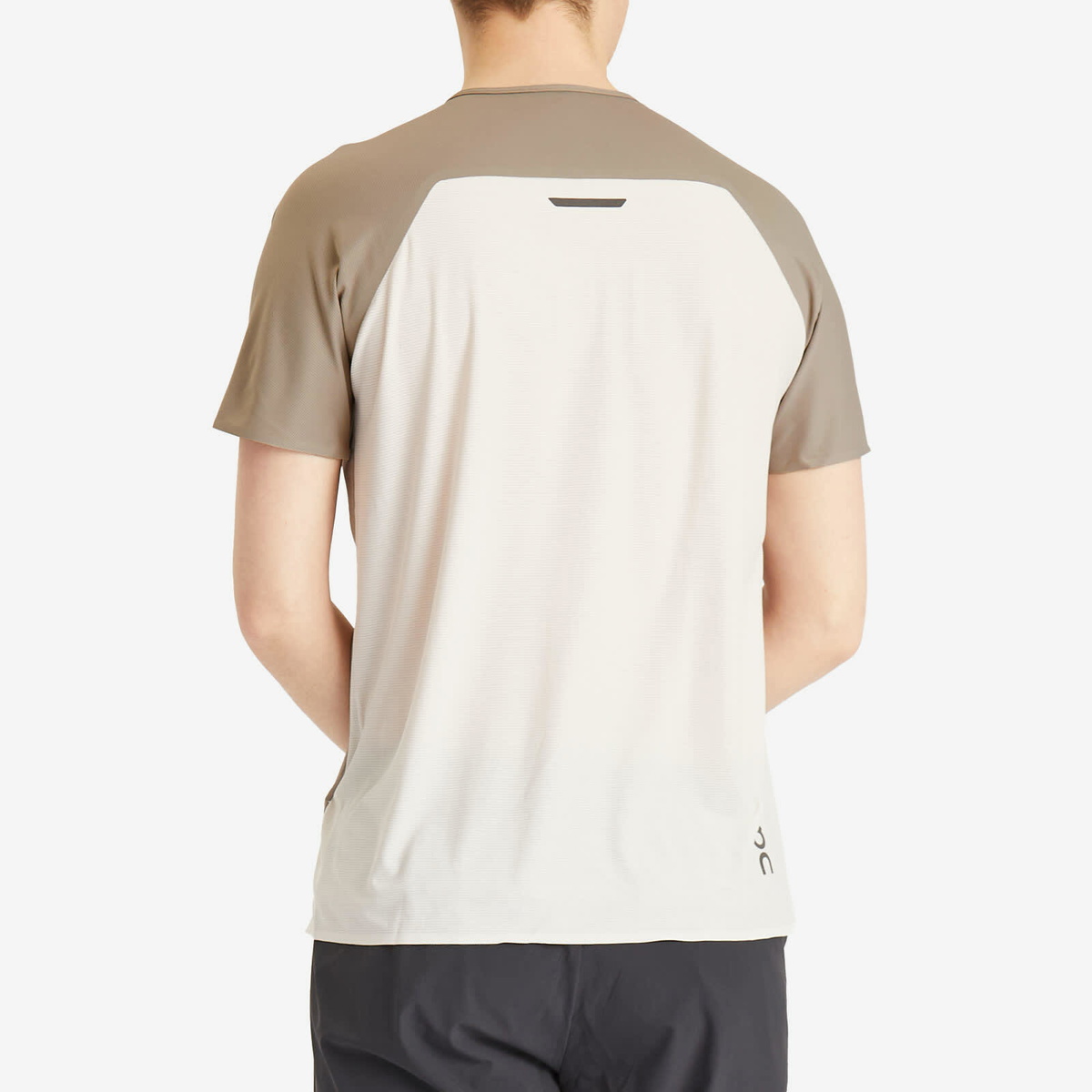 ON Men's Performance T-Shirt in Cinder/Silver On