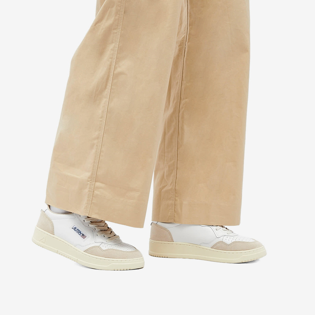 Autry Women's Medalist Low Sneakers in White Autry