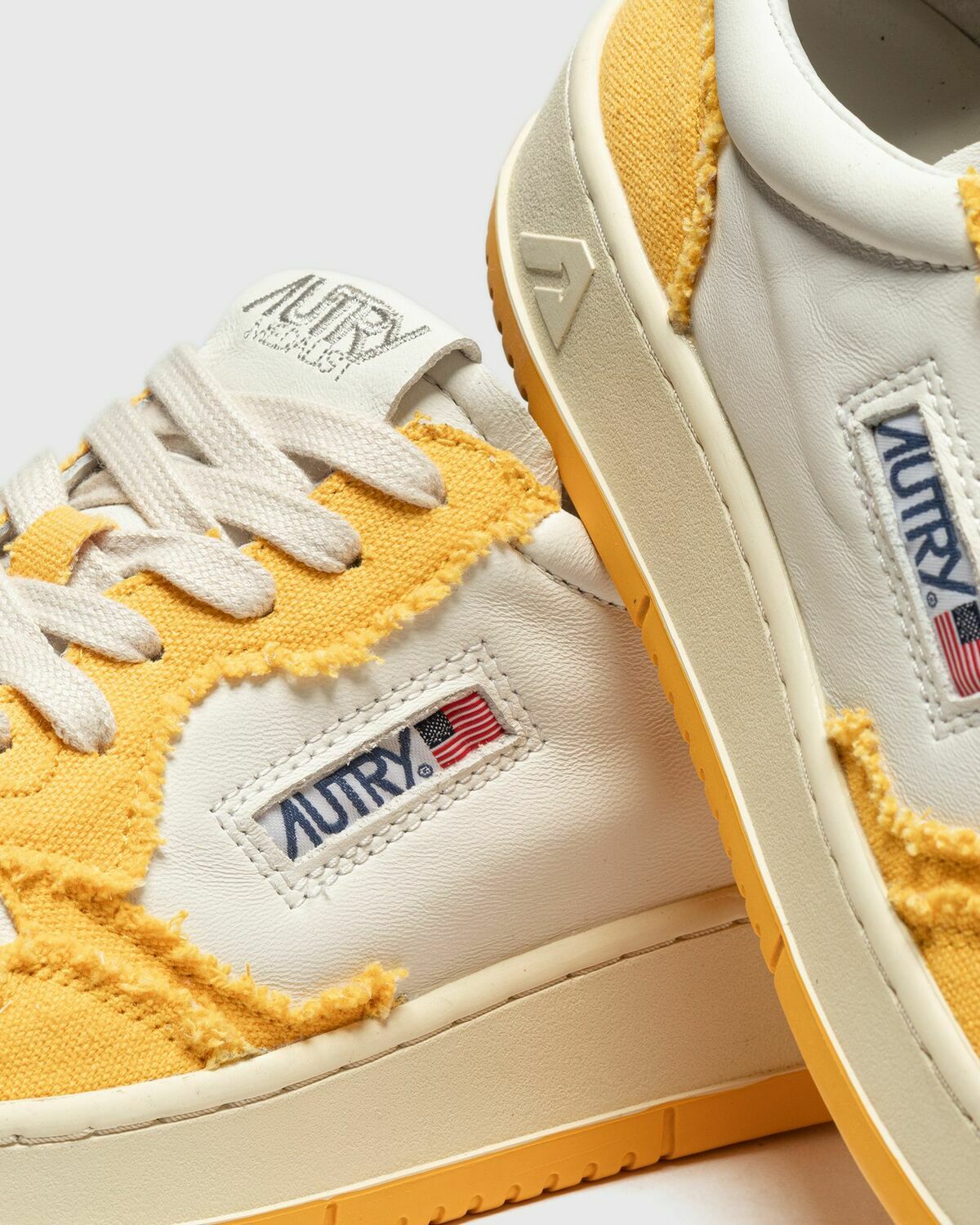 Autry Action Shoes Autry 1 Low Man White/Yellow - Mens - Lowtop Autry