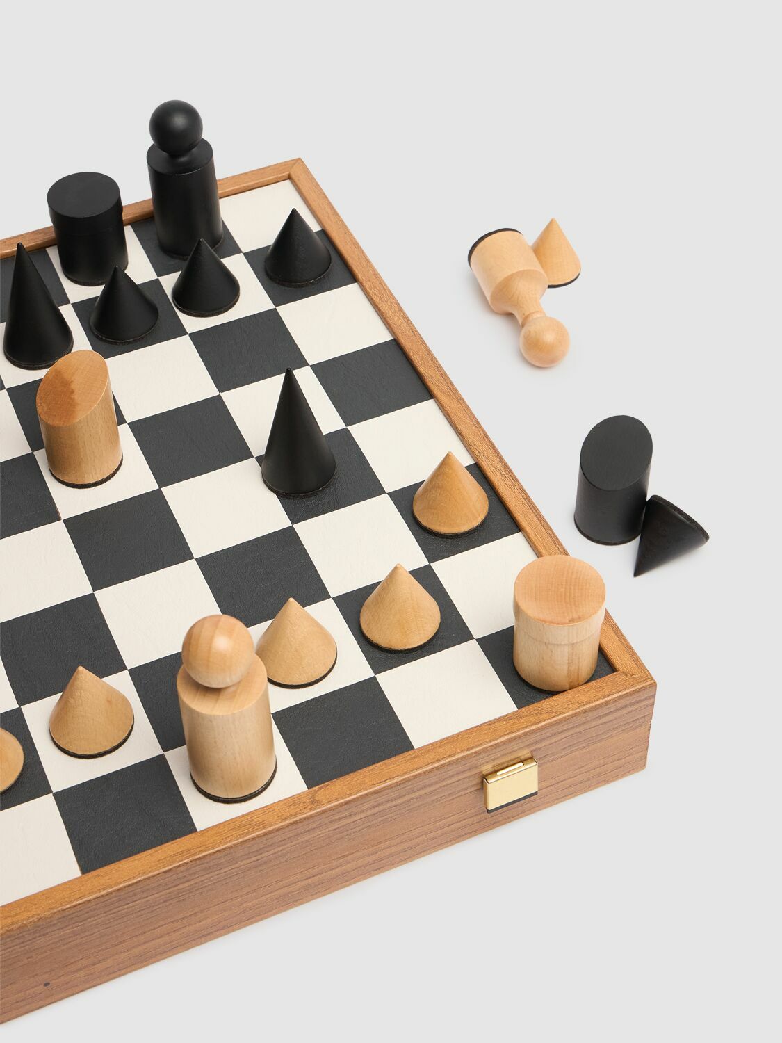 THE CONRAN SHOP Cx Chess Set The Conran Shop