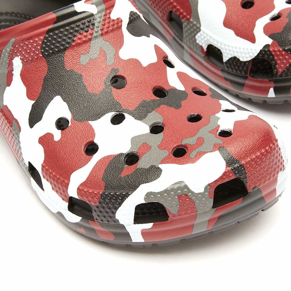 Crocs Classic Printed Camo Clog in Black/Red Crocs