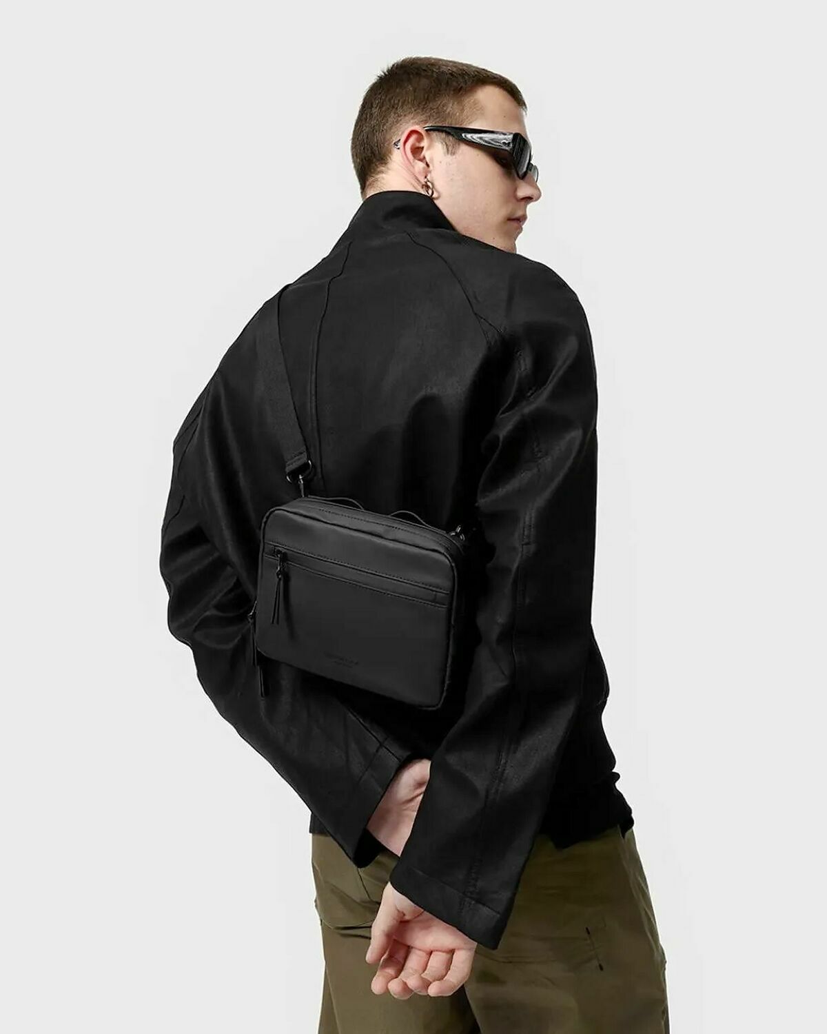 Gaston Luga DÄSH BOX BAG Black Mens Messenger & Crossbody Bag Gaston Luga
