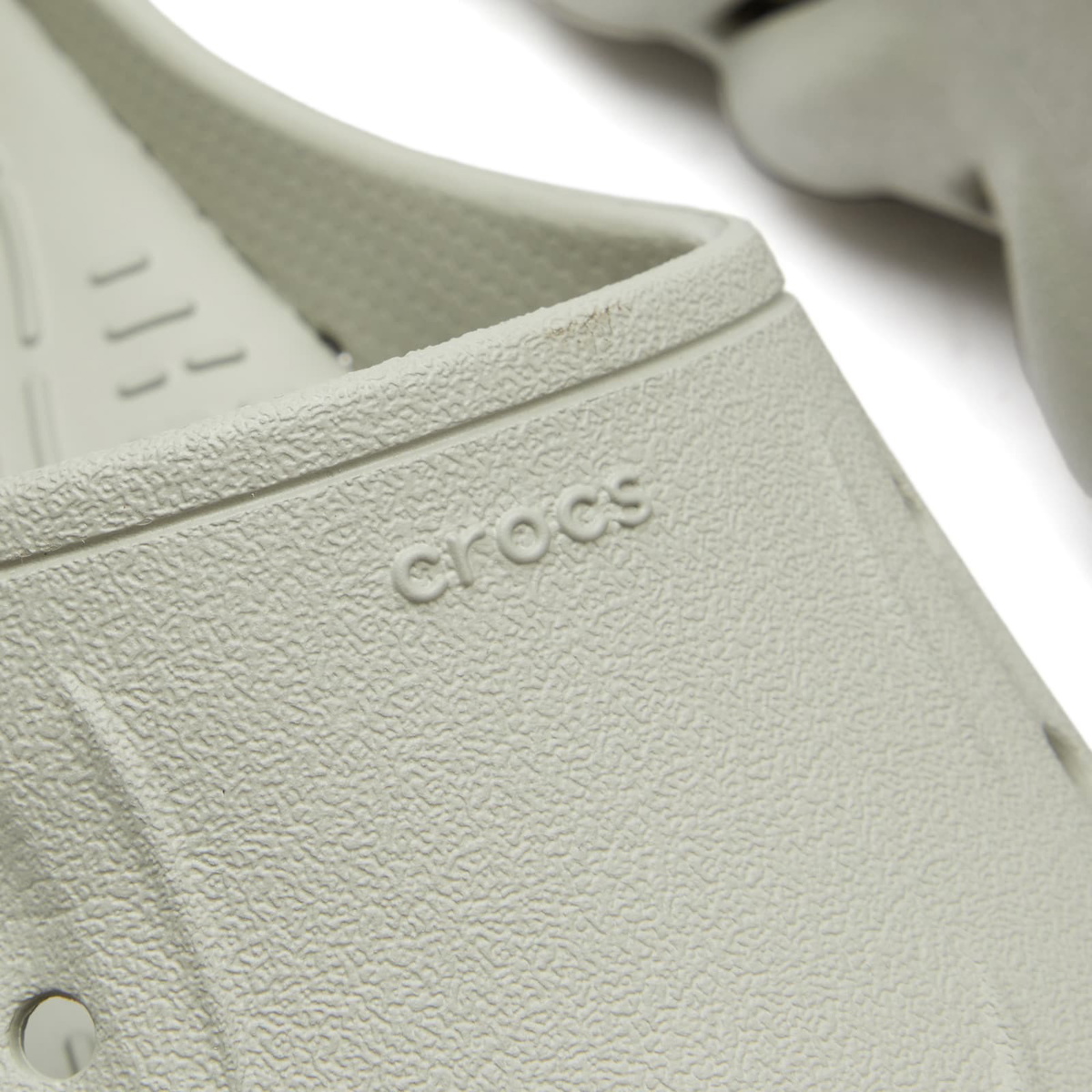 Crocs Echo Slide in Elephant Crocs