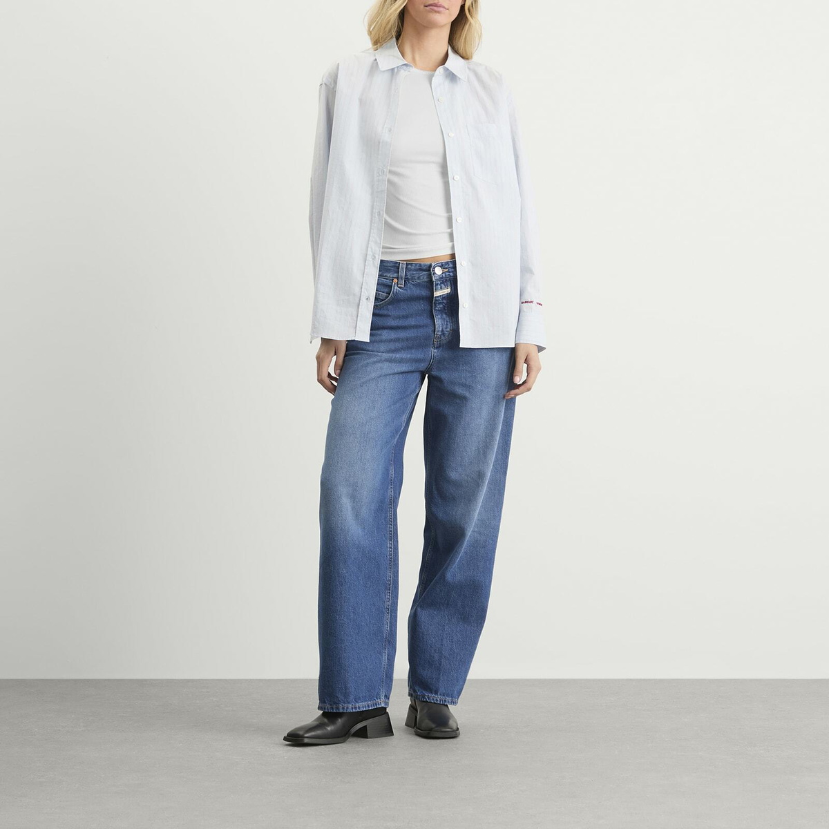 Closed Women's Nikka Boyfriend Jeans in Mid Blue Closed