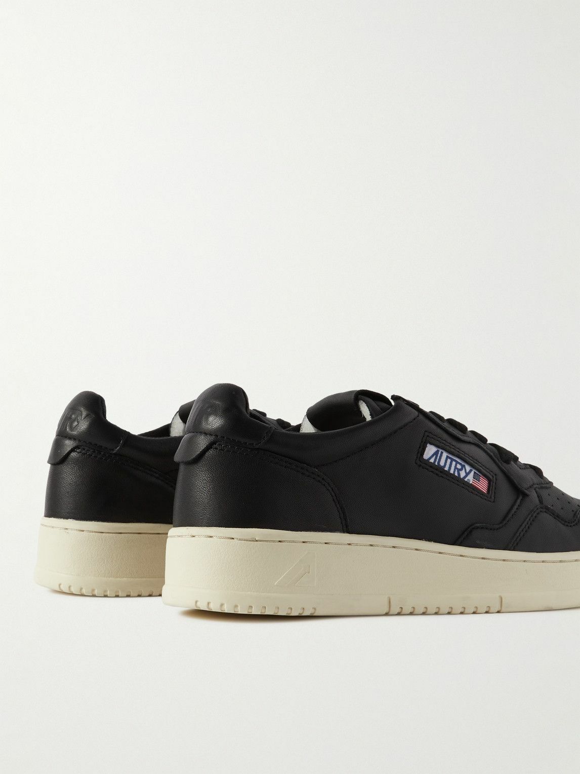 Autry - Medalist Leather Sneakers - Black Autry