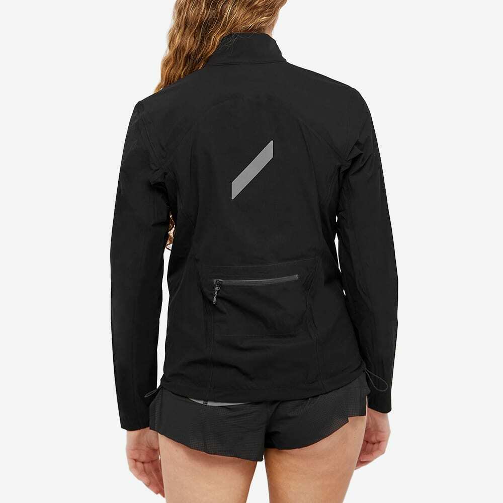 SOAR Women's Ultra Jacket in Black Soar Running
