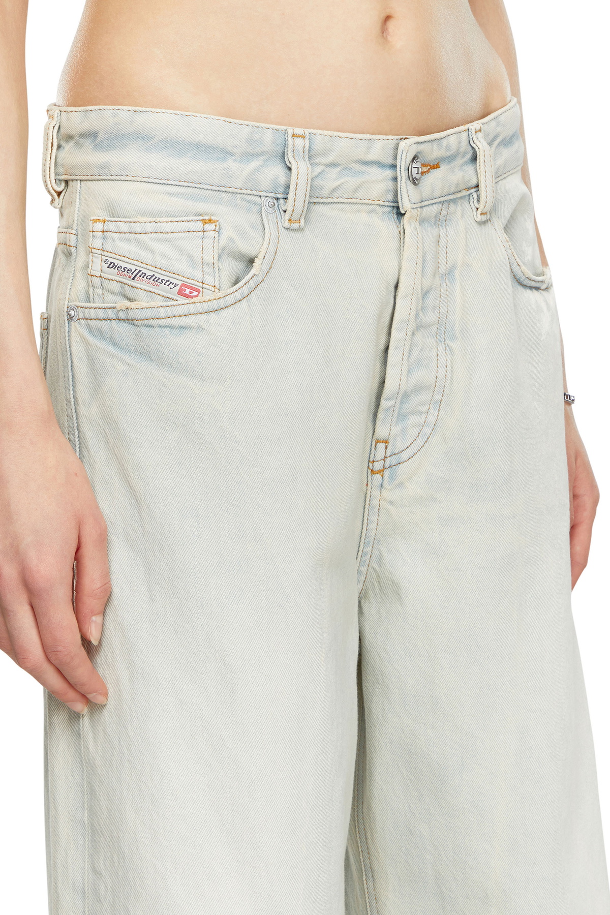 Diesel Relaxed Jeans - 1996 D-Sire - Jeans Womens in Blue Diesel