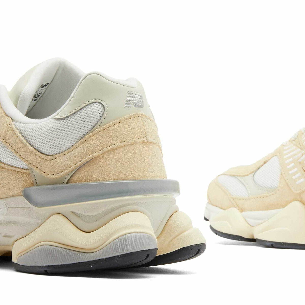 New Balance U9060WNB Sneakers in Calcium New Balance