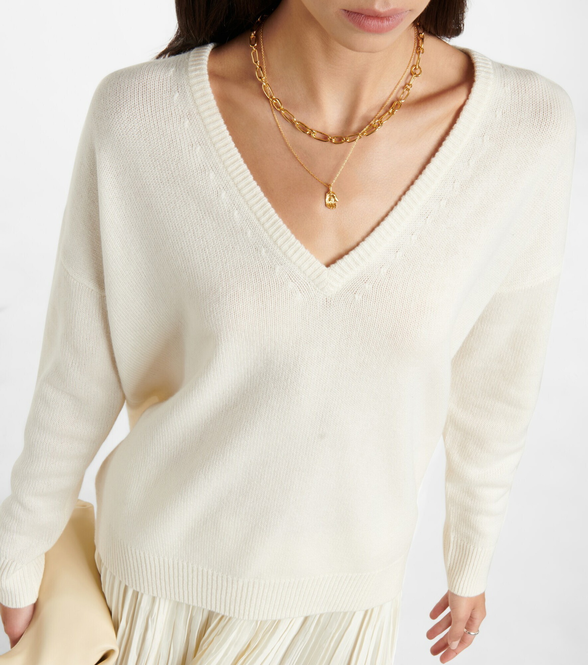 CO - Essentials V-neck cashmere sweater Coach