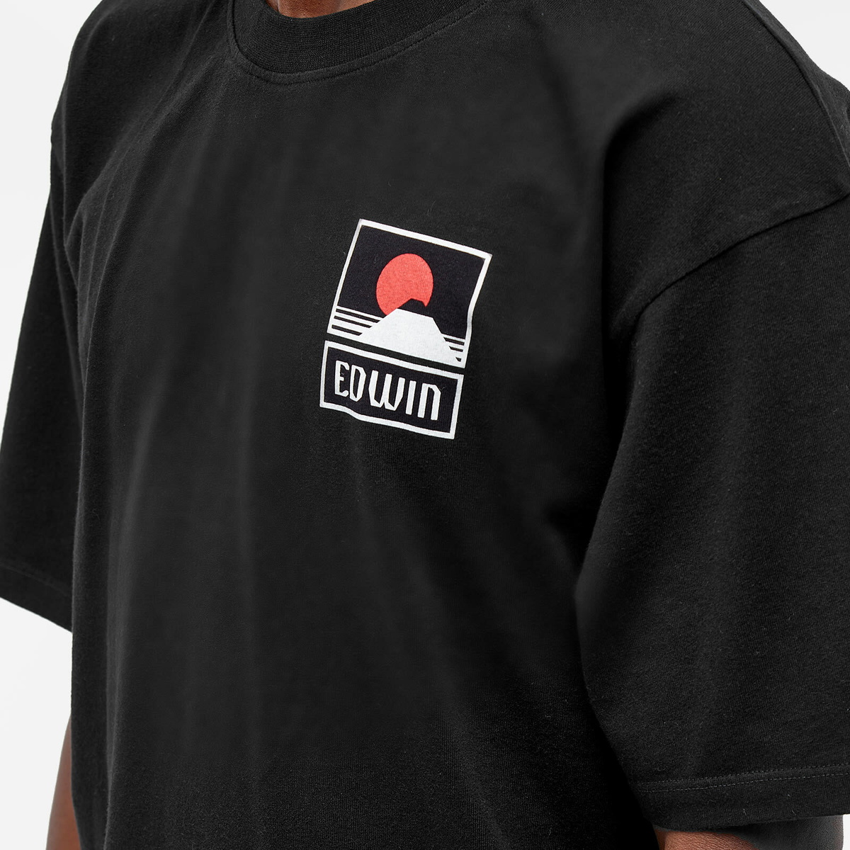 Edwin Men's Sunset On Mt Fuji T-Shirt in Black Edwin