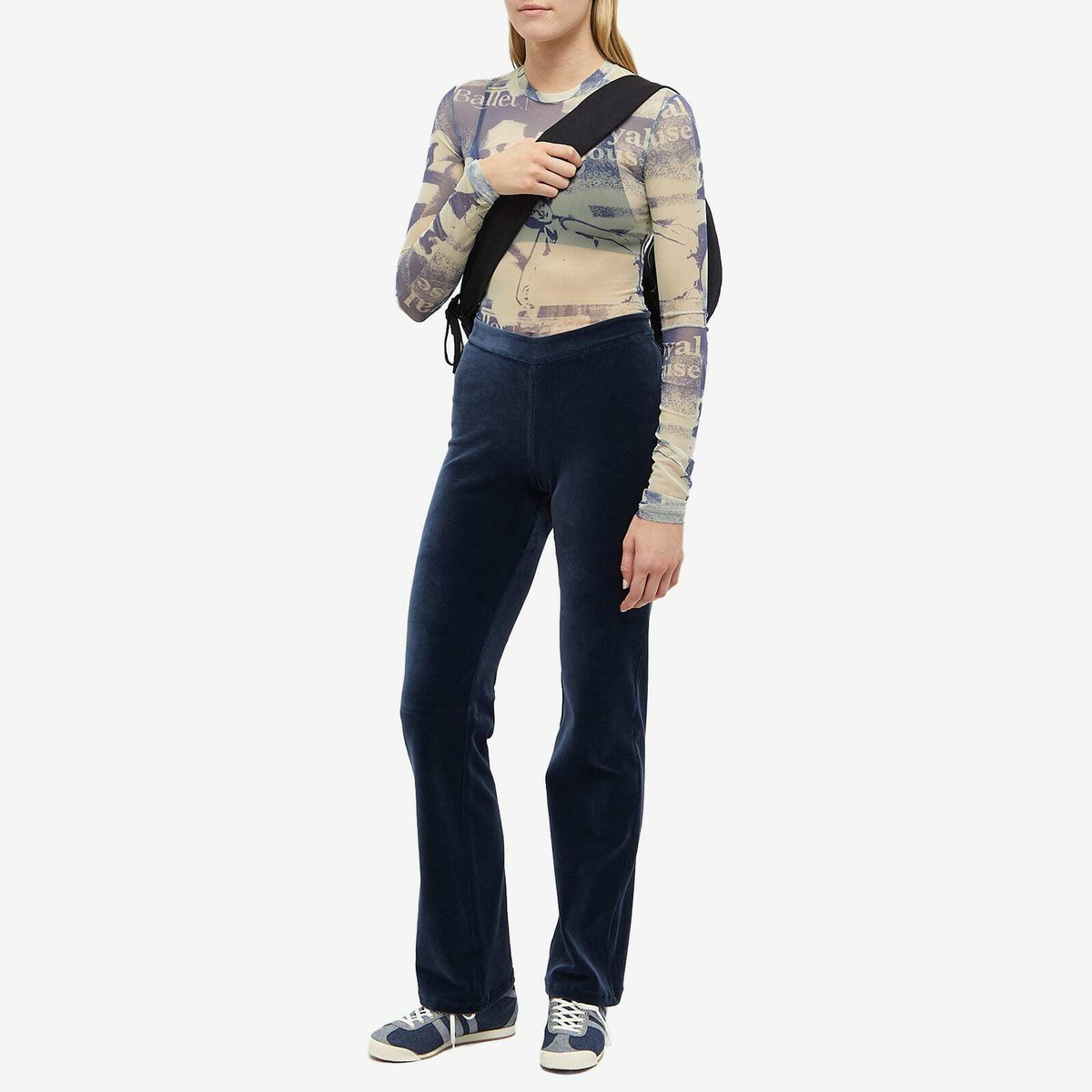 Peachy Den Women's Celeste Velour Trousers in Navy Peachy Den