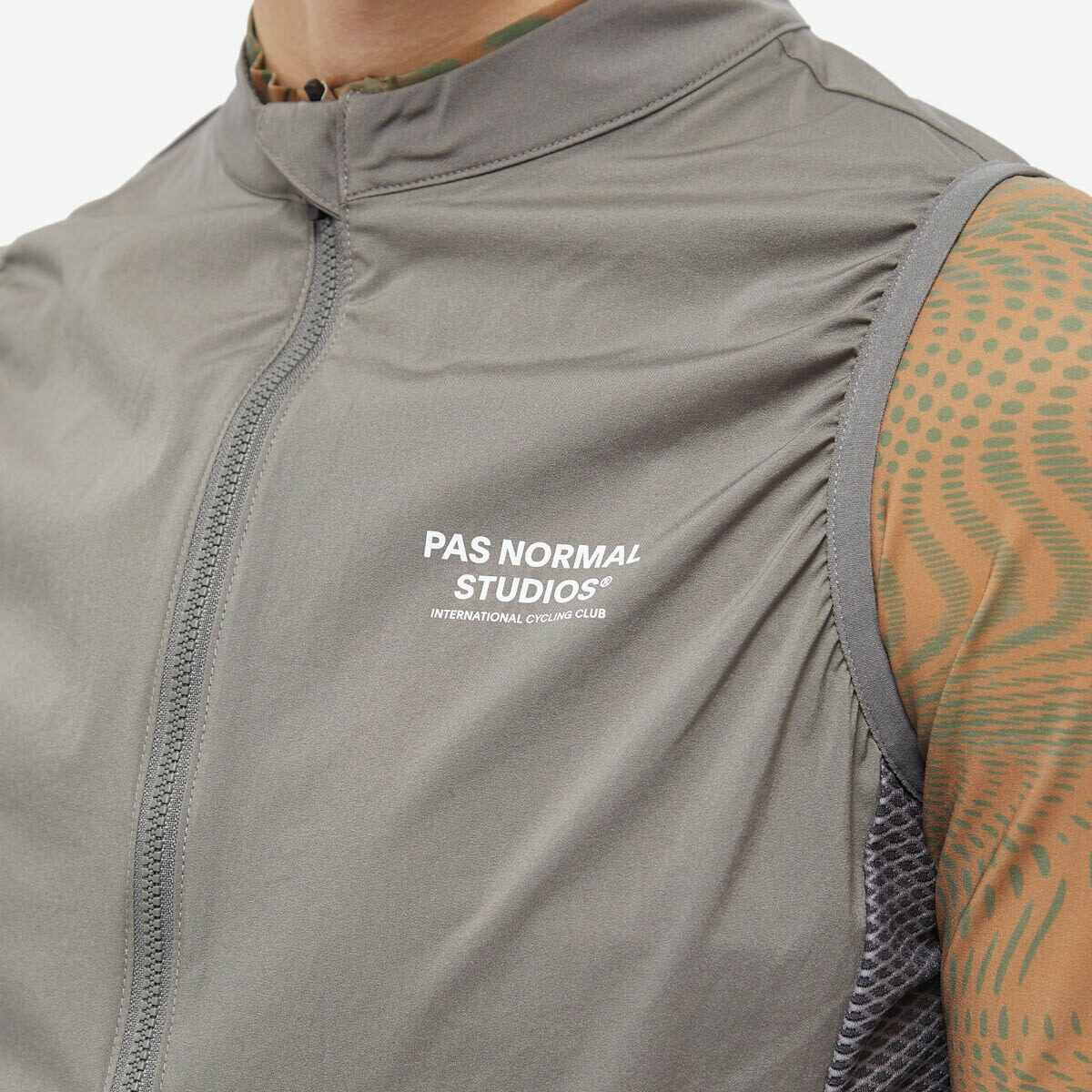 Pas Normal Studios Men's Mechanism Stow Away Gilet in Medium Pas Normal Studios Men's Mechanism Stow Away Gilet in Medium