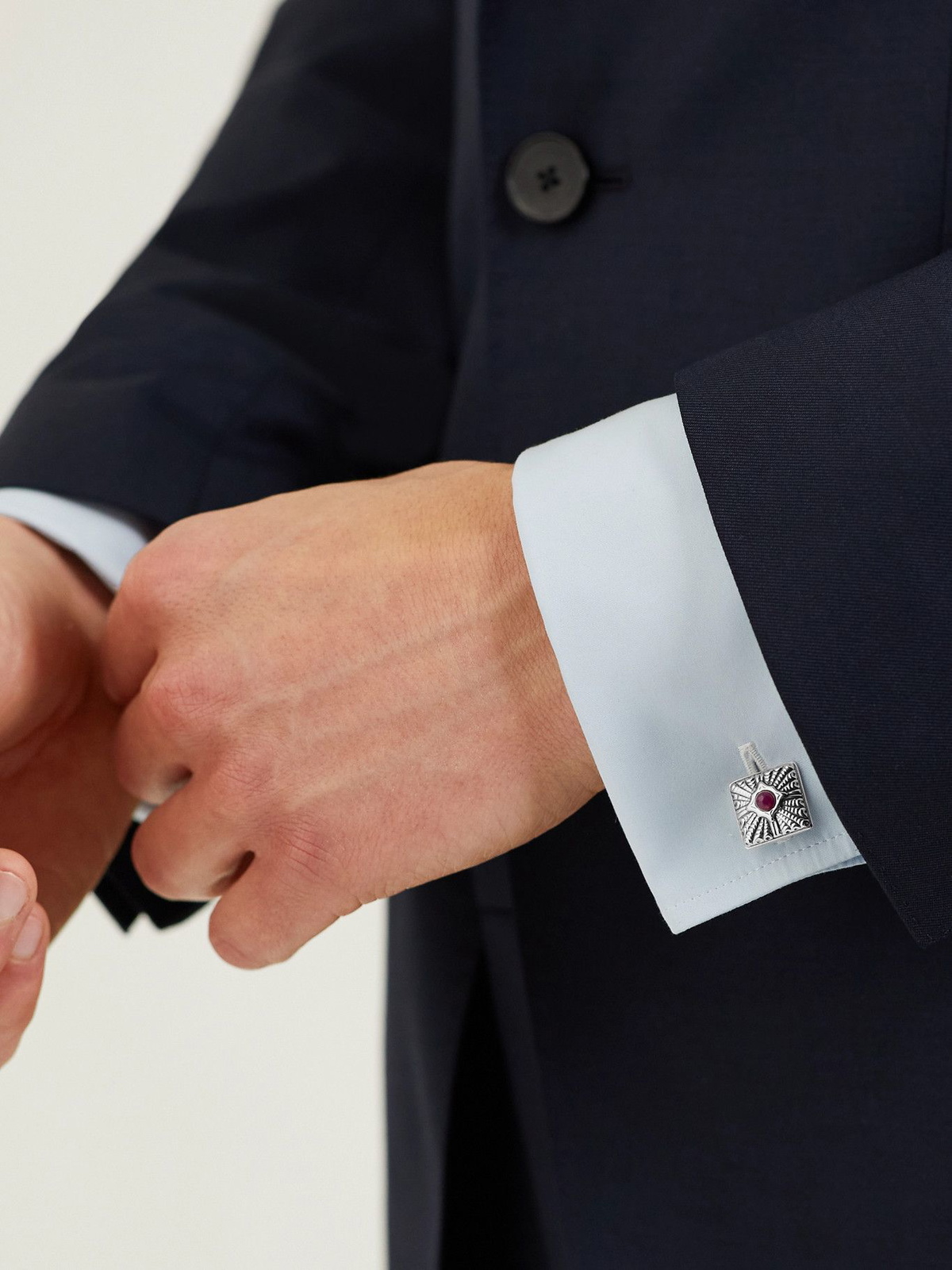 BUCCELLATI - Rouche Silver Onyx Cufflinks Buccellati