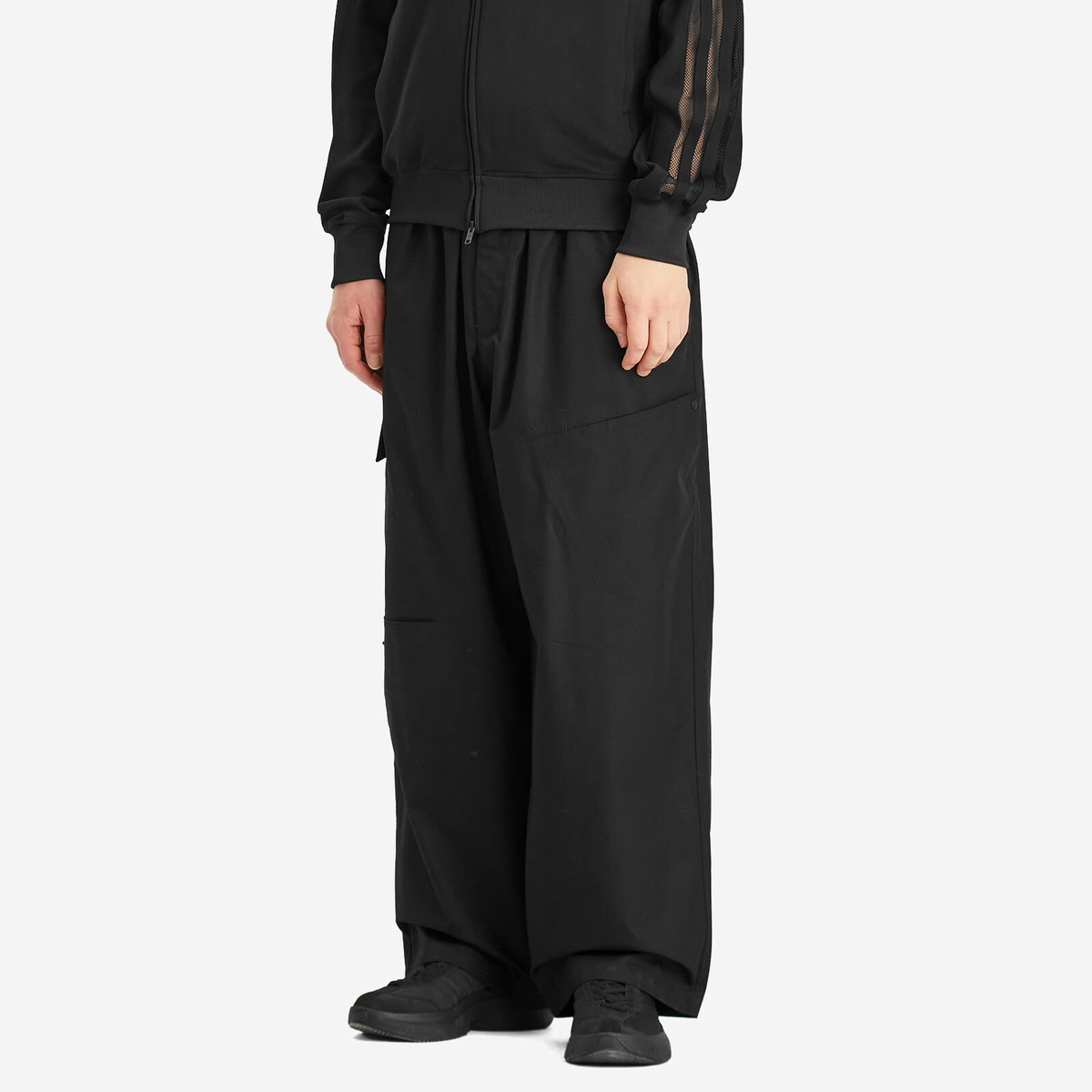 Y-3 Men's Vent Cargo Pants in Black Y-3