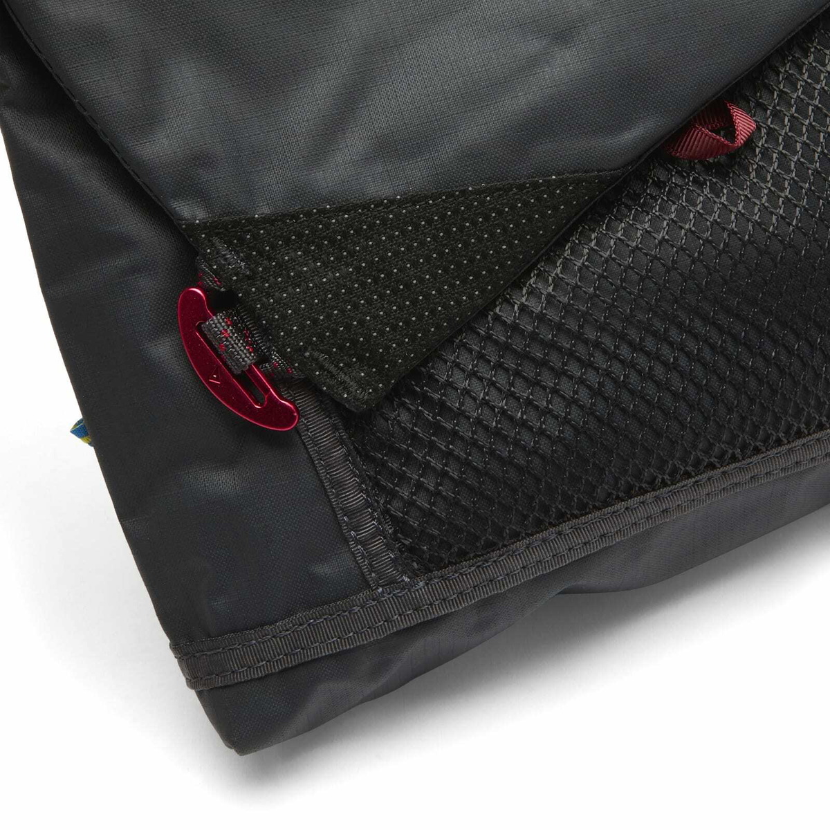 Klättermusen Hrid Wp Accessory Bag 3L in Raven Klättermusen