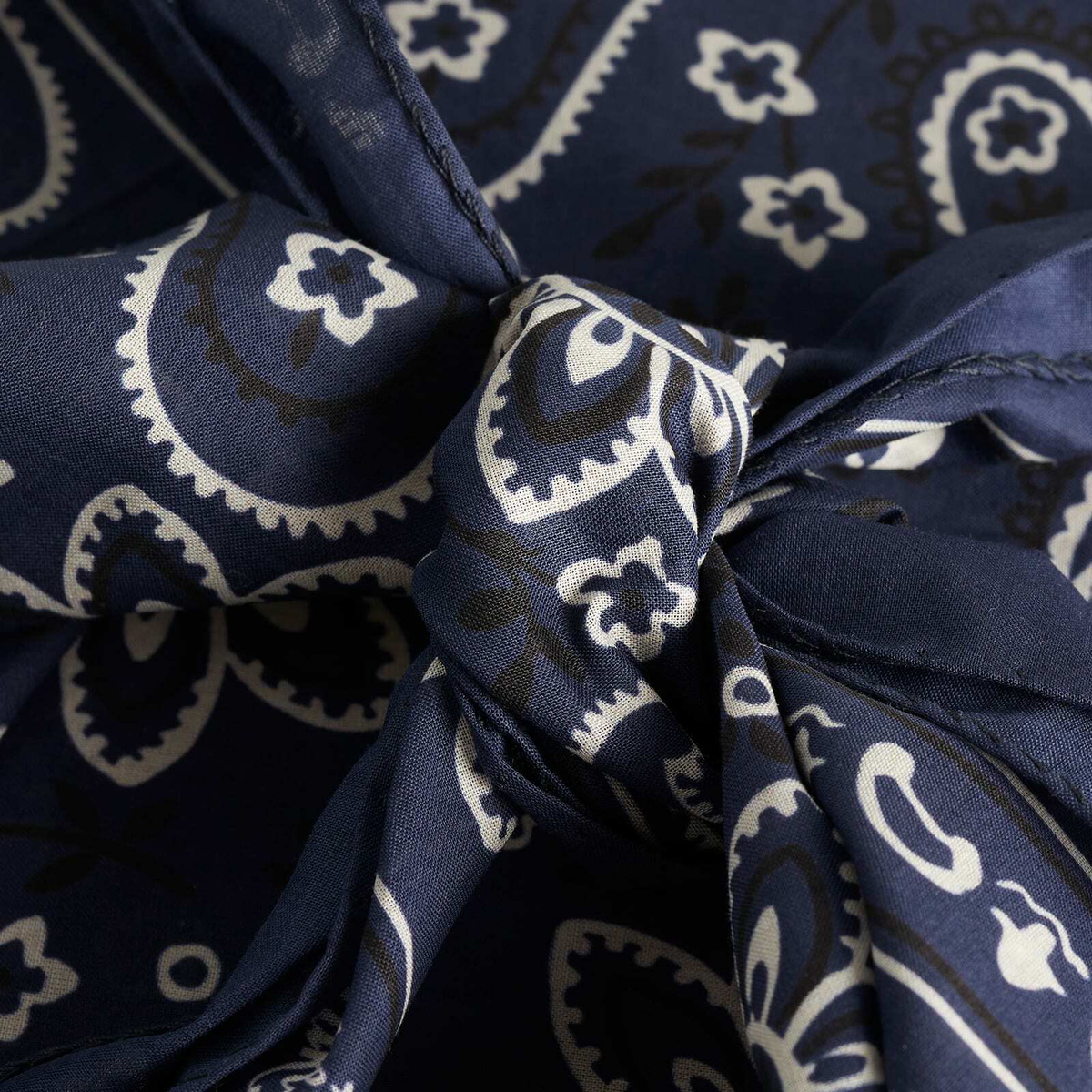 Drake's Men's Classic Paisley Bandana in Navy Drake's