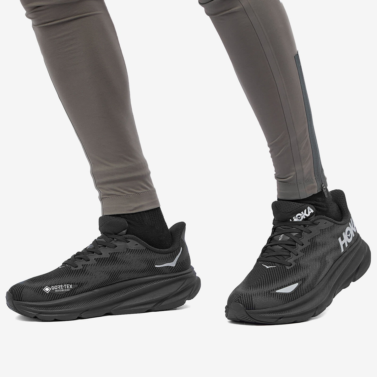 Hoka One One Men's Clifton 9 GTX Sneakers in Black/Black Hoka One One