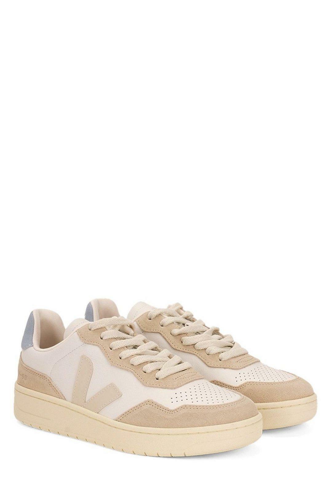Veja V-90 Low-top Sneakers VEJA
