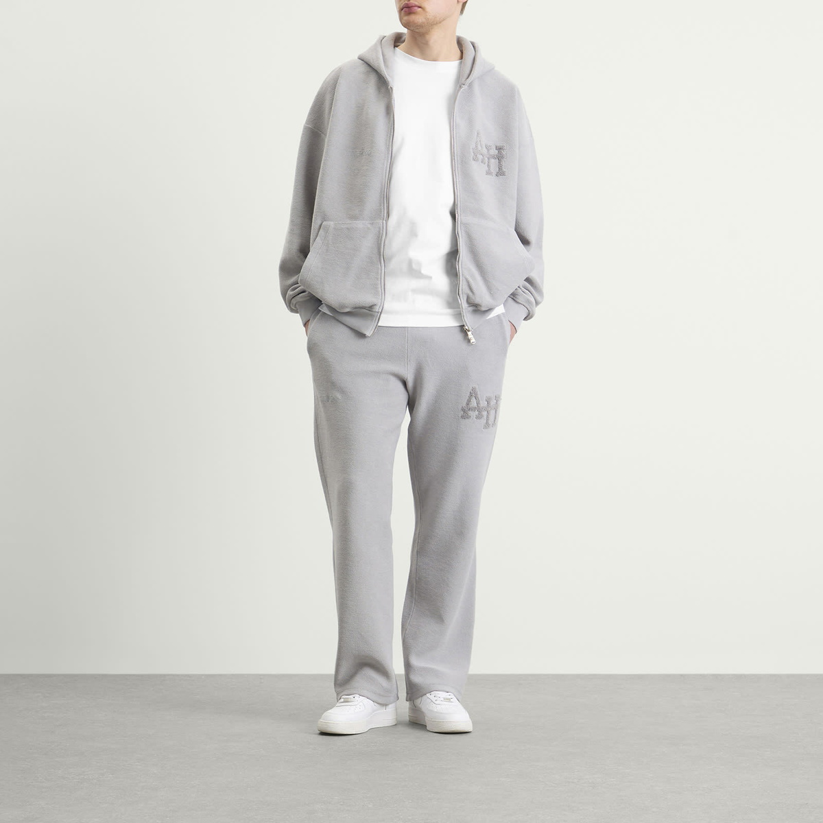 ANNIE HOOD Men's Inside Out College Straight Joggers in Washed Grey ...