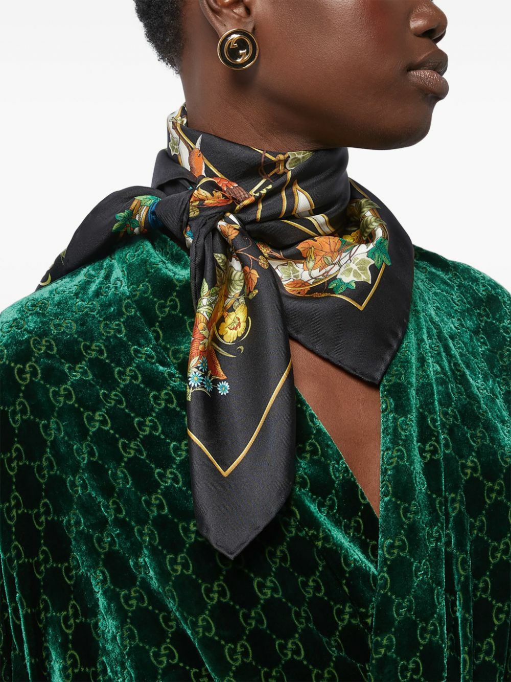 GUCCI - Logo Silk Foulard Gucci