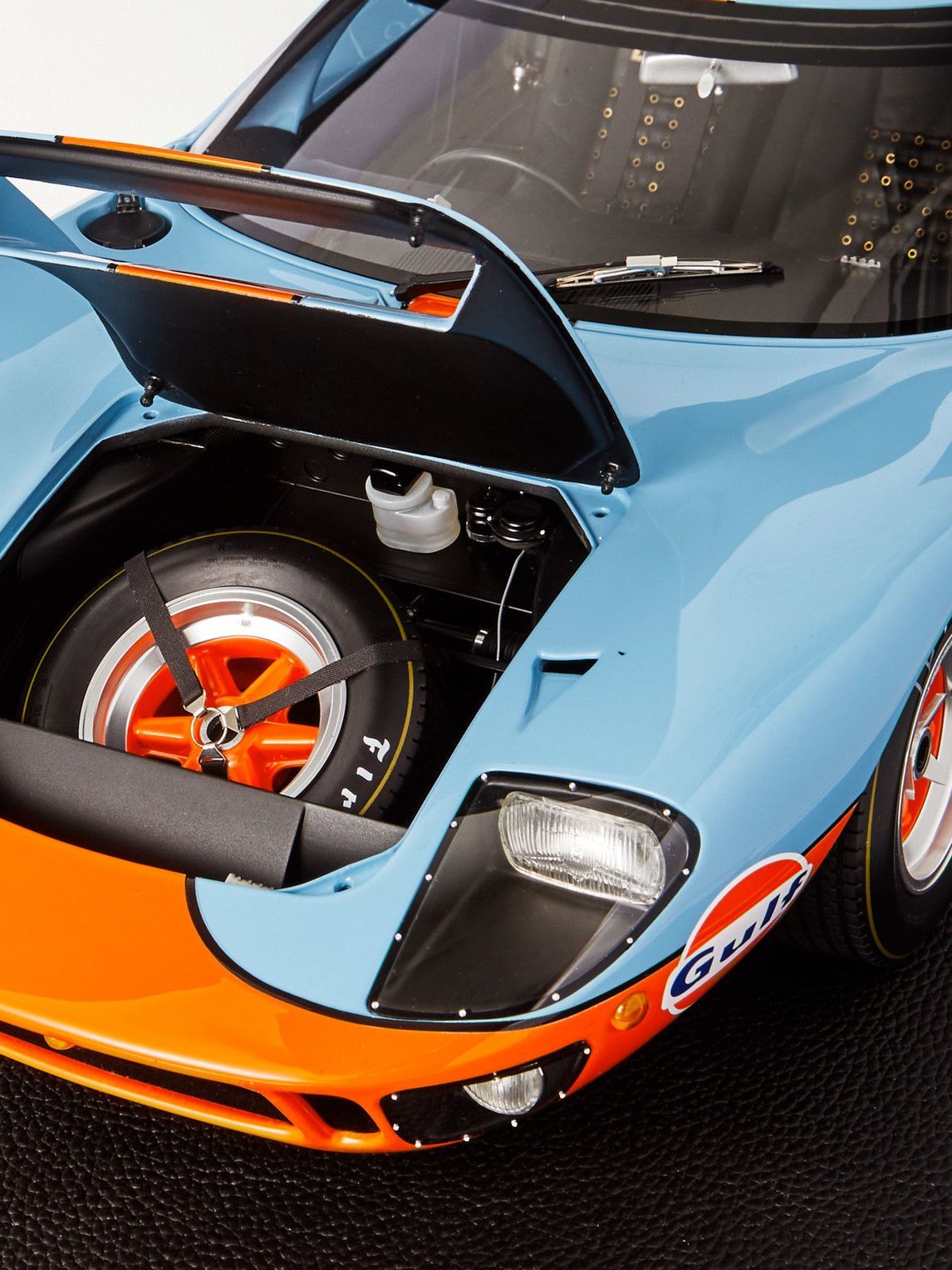 Amalgam Collection - Ford GT40 1:8 Model Car Amalgam Collection