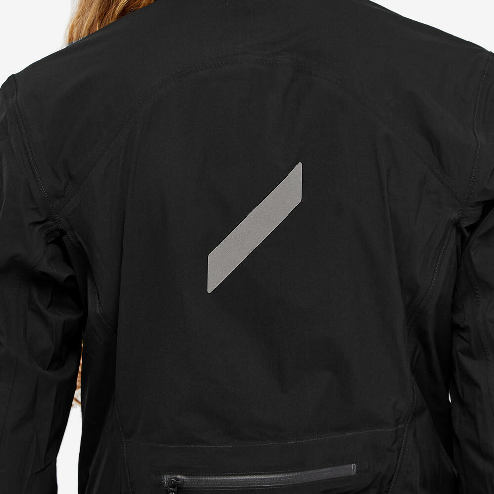 SOAR Women's Ultra Jacket in Black Soar Running