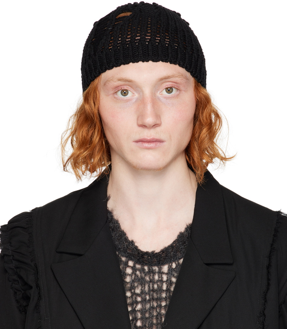 AIREI Black Embroidered Beanie AIREI