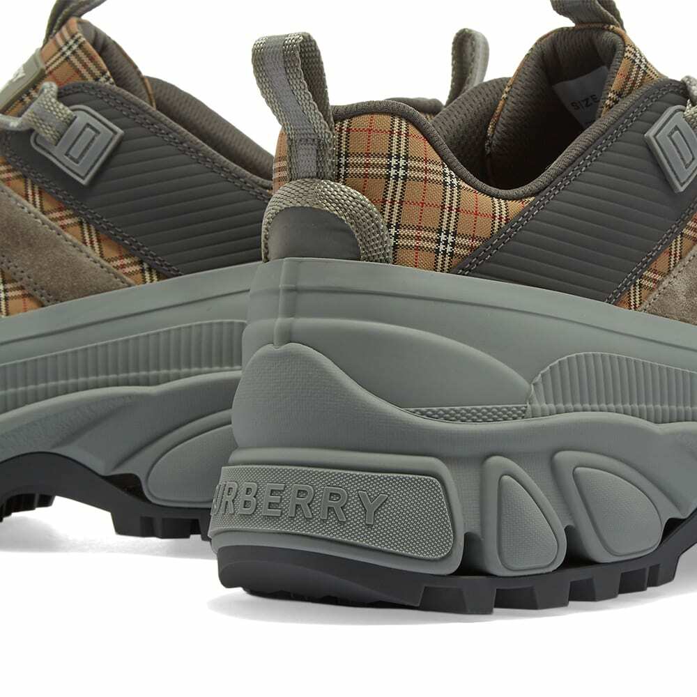 Burberry Men's Arthur Sneakers in White/Grey Check Burberry
