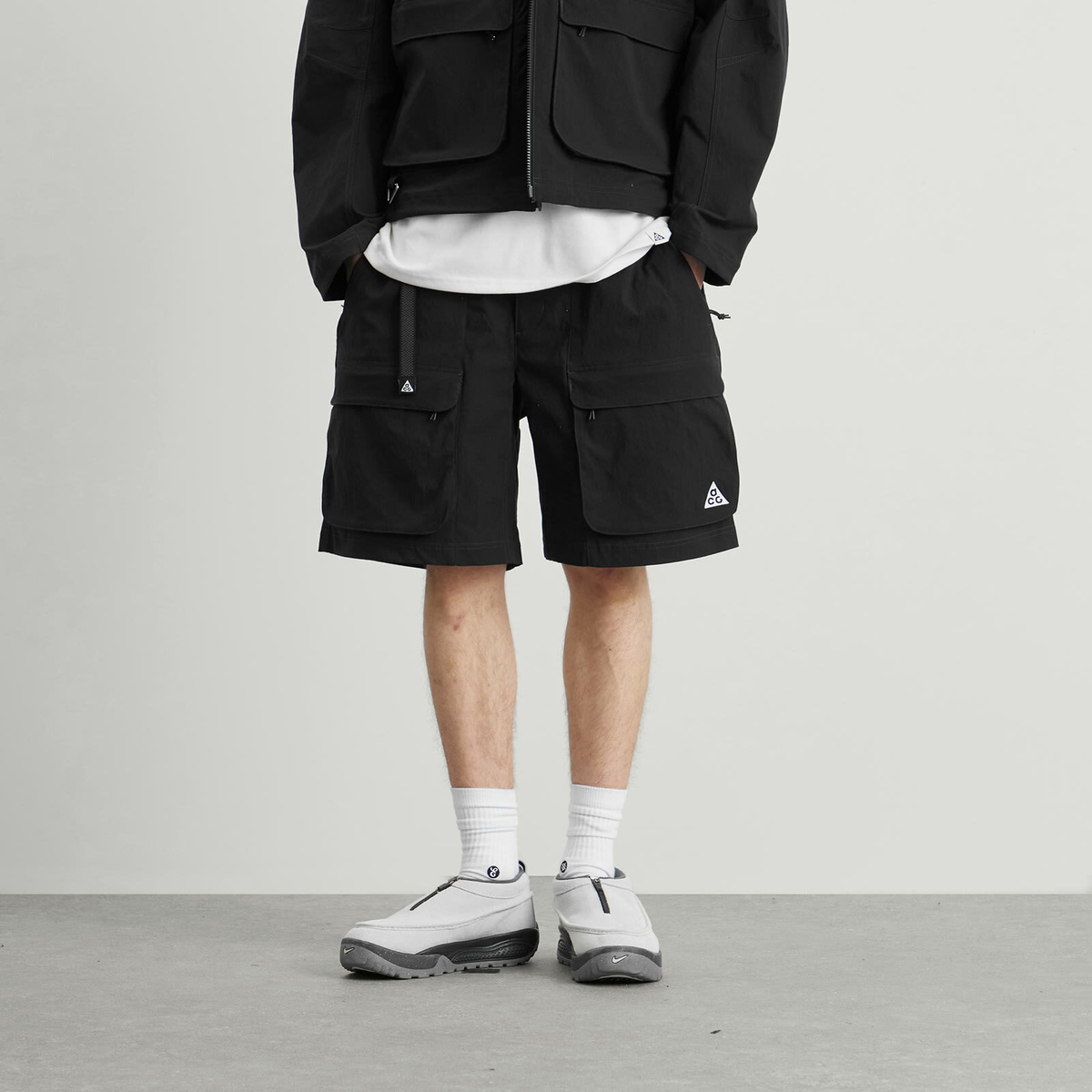 Nike Men's ACG Smith Summit Cargo Short in Black/Anthracite/Summit ...