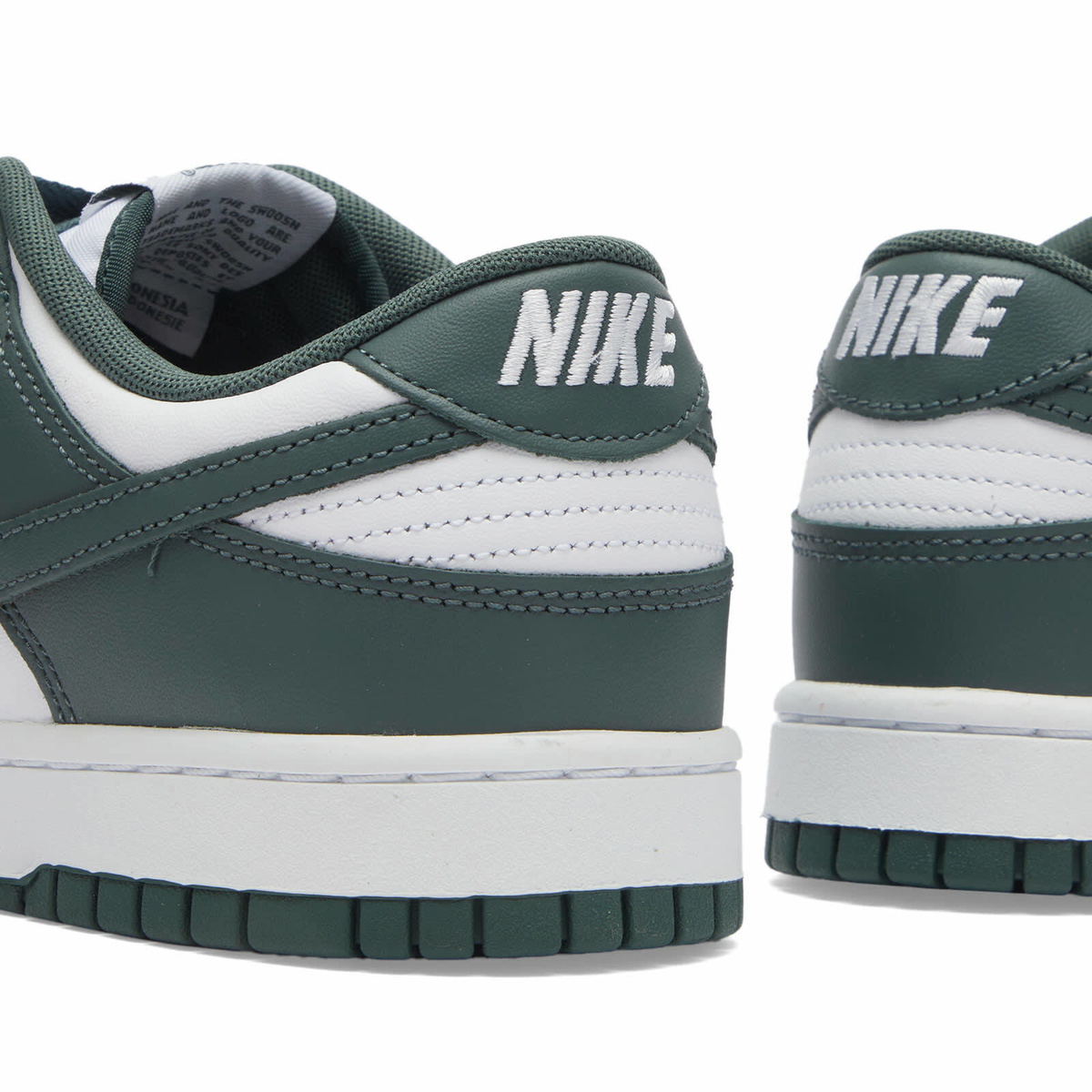 Nike Dunk Low Retro Sneaker in Green/White Nike