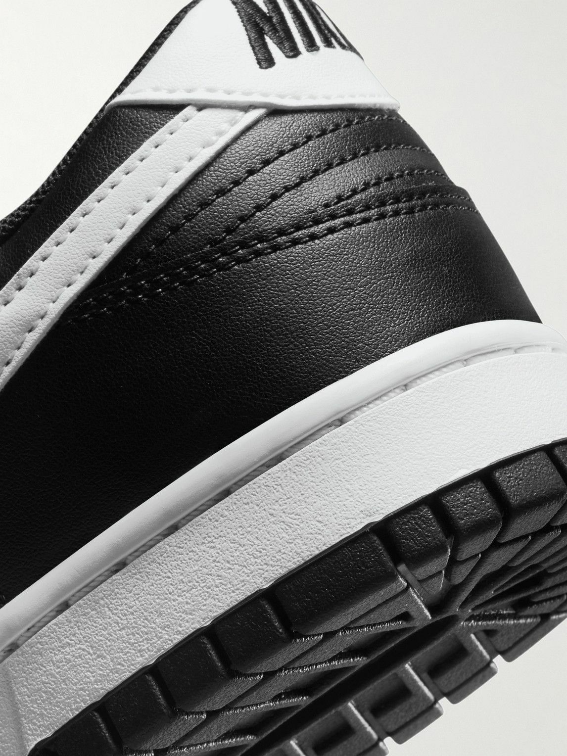 Nike - Dunk Low Retro Leather Sneakers - Black Nike