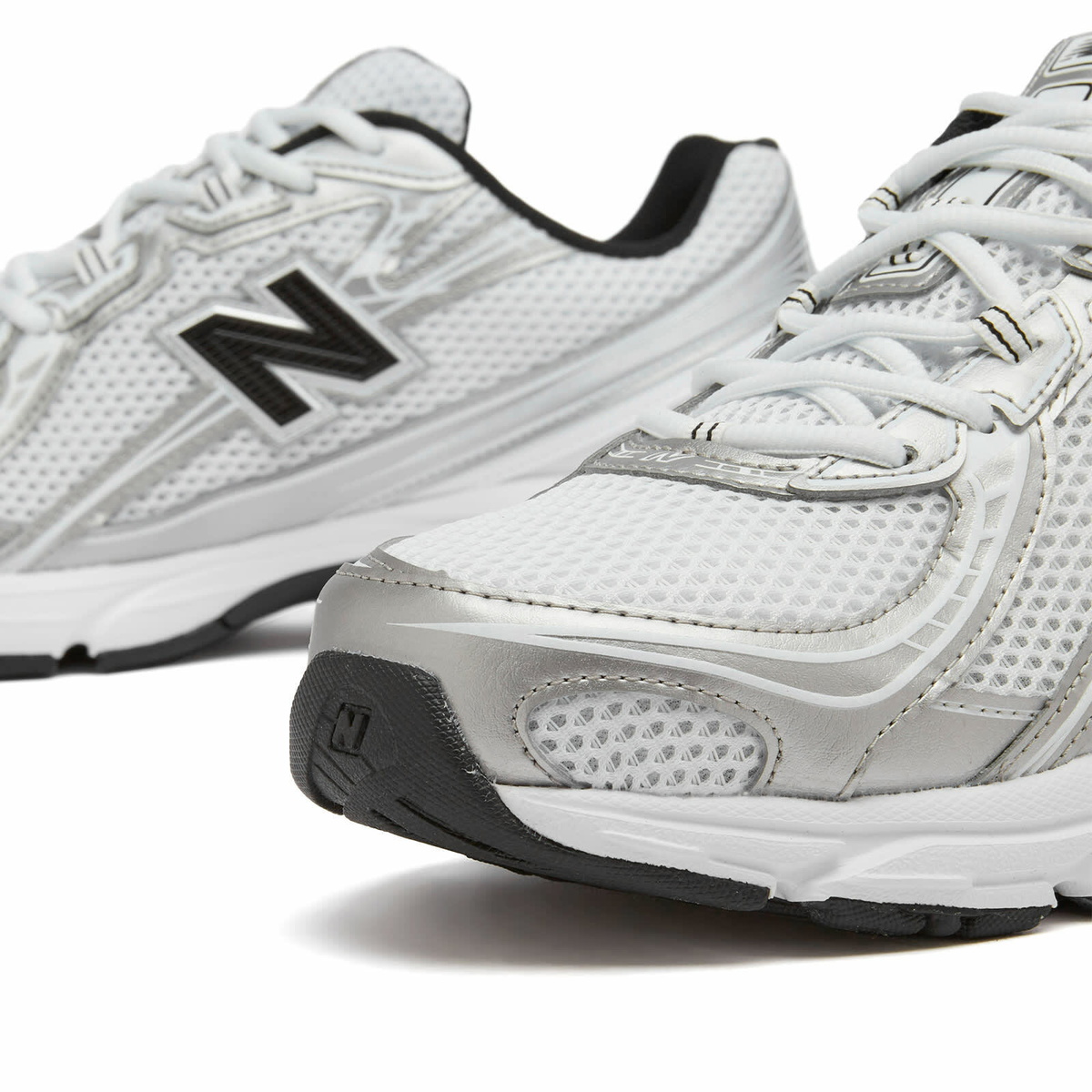 New Balance 740 Sneaker in White New Balance