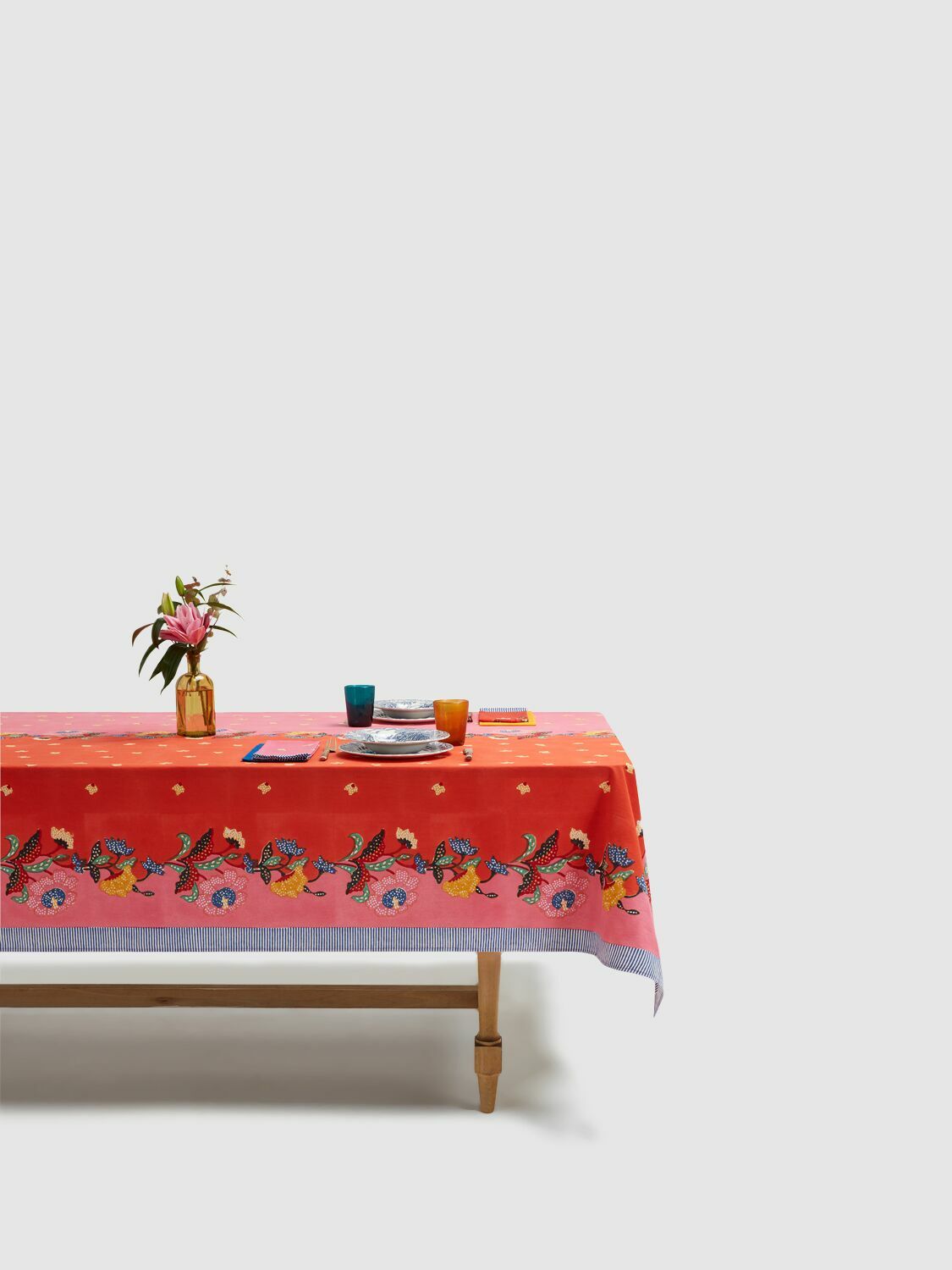 LISA CORTI Indonesian Red Rose Tablecloth Lisa Corti