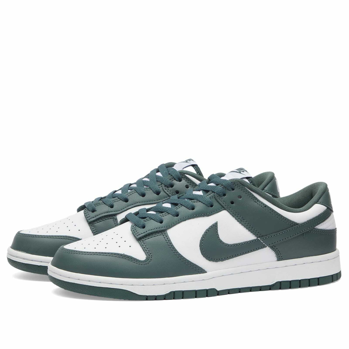 Nike Dunk Low Retro Sneaker in Green/White Nike