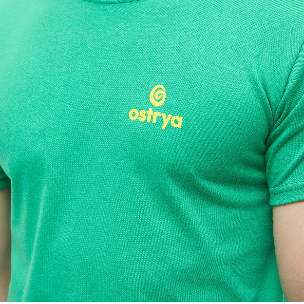 Ostrya Men's Core Logo Equi-Tee in Kelly Ostrya