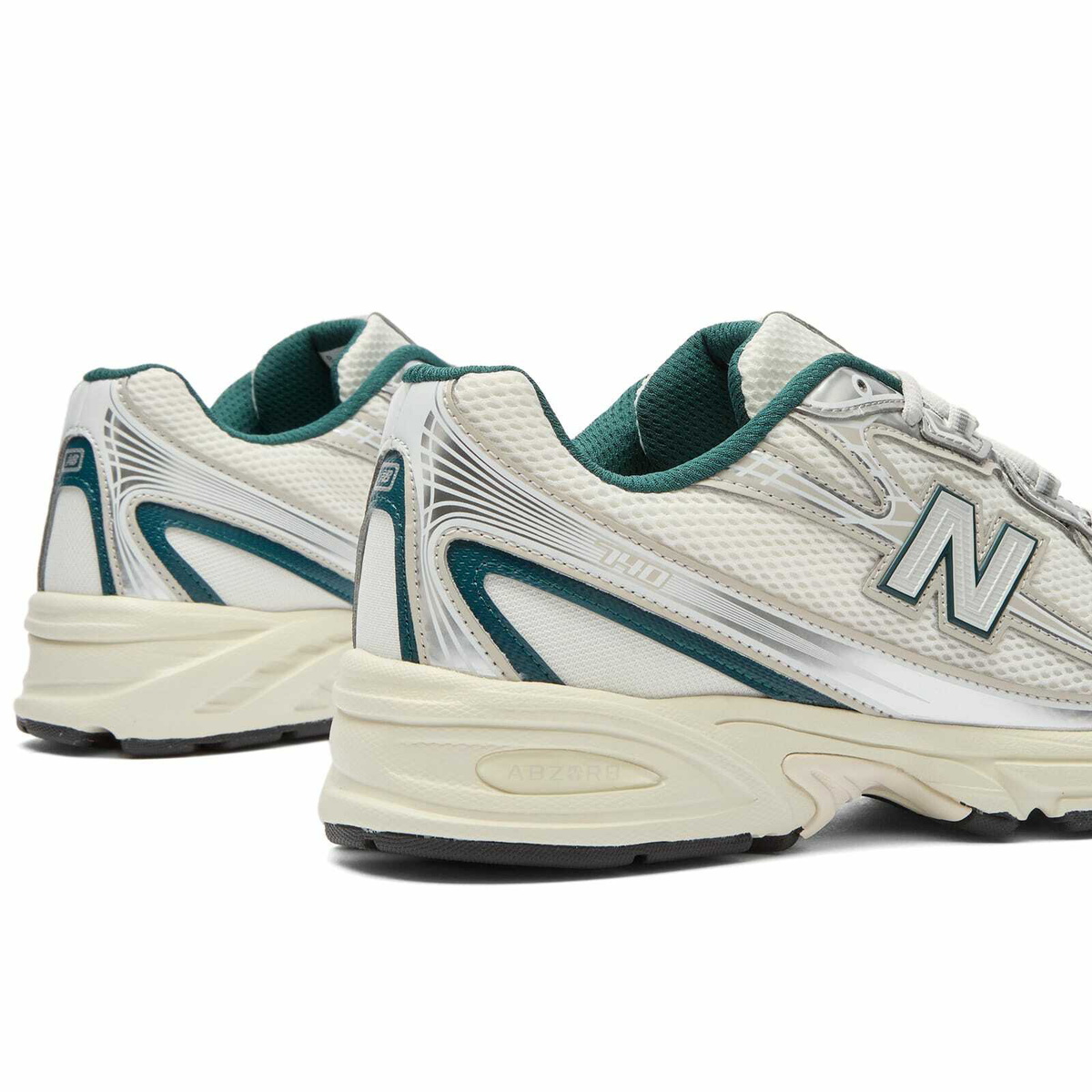 New Balance 740 Sneaker in Medusa Green/Angora New Balance