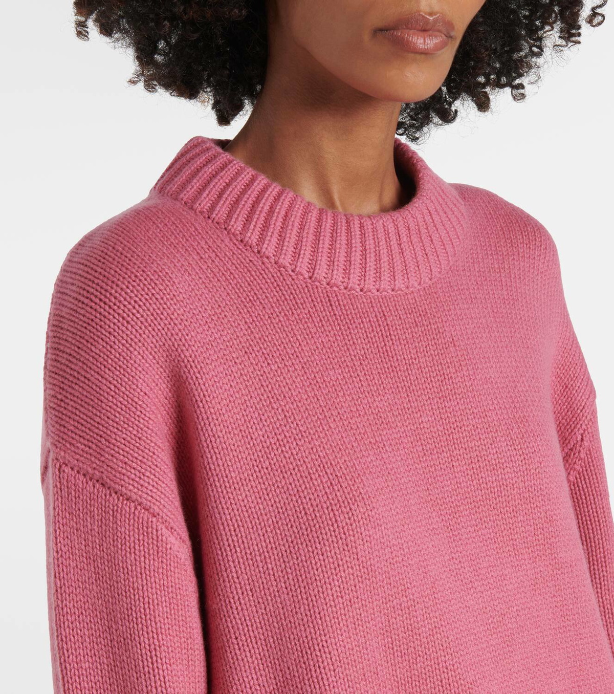 Lisa Yang Sony cashmere sweater Lisa Yang