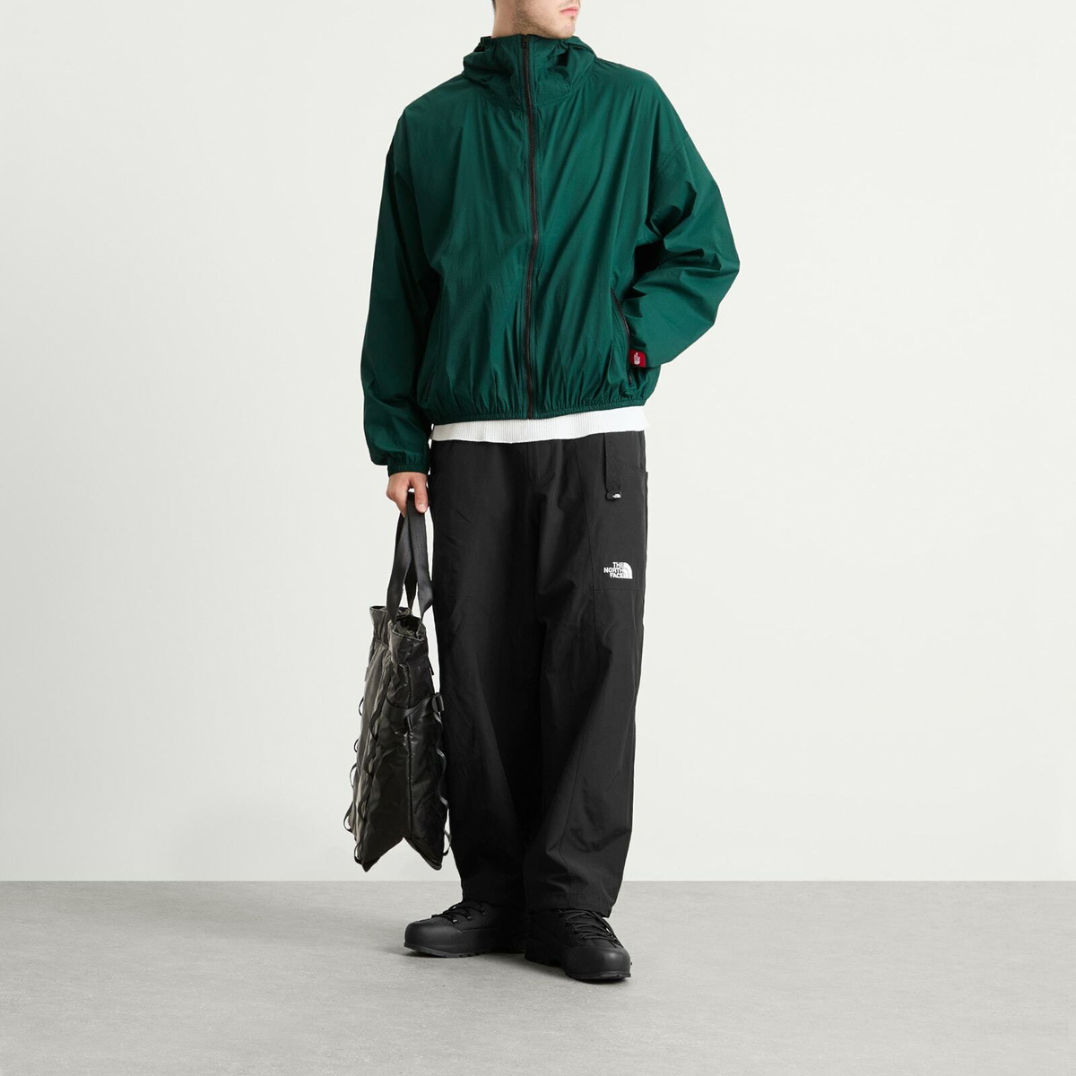 The North Face Men's Redbox Packable Hooded Wind Jacket in Hunter Green ...