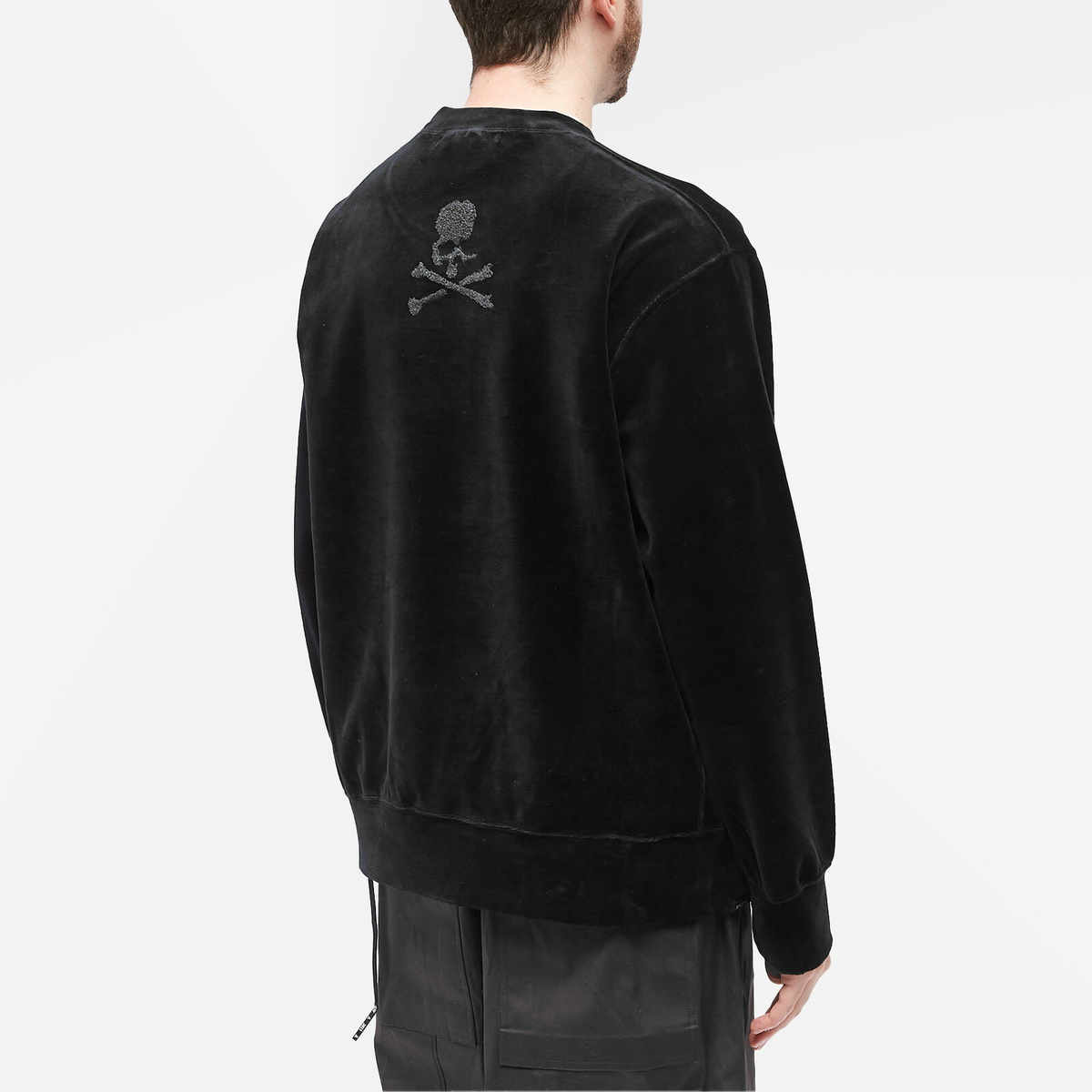 MASTERMIND WORLD Men's Velour Crew Sweat in Black MASTERMIND WORLD