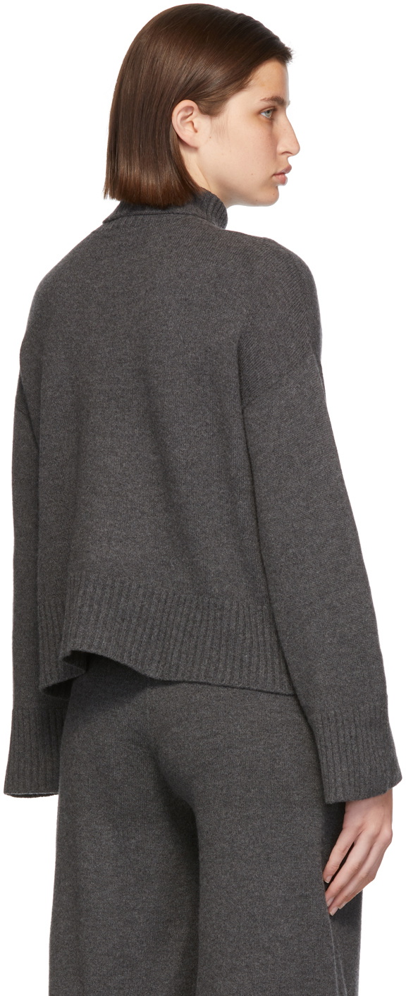 Blossom Grey Wool Whole Garment Turtleneck Blossom