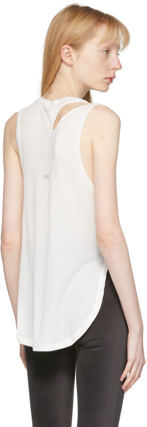 Alo Off-White Peak Sport Top Aloye