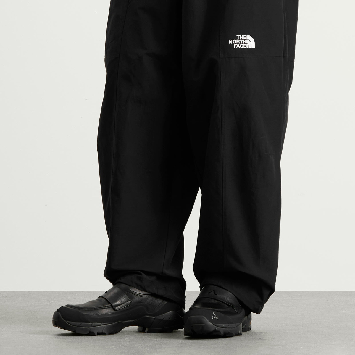 ROA Men's Loafer in Black ROA