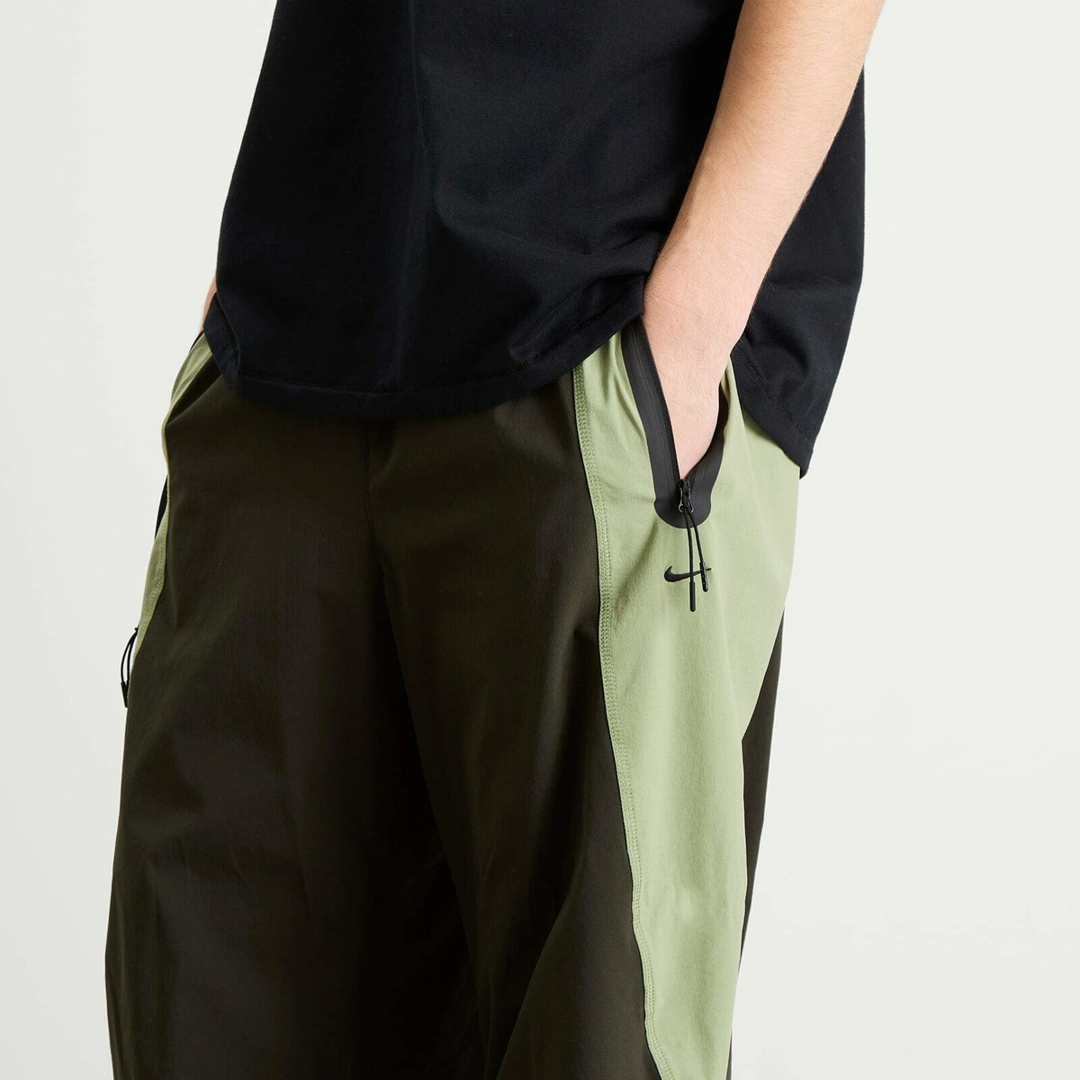 Nike Men's Tech Woven Pants in Sequoia/Green/Black Nike