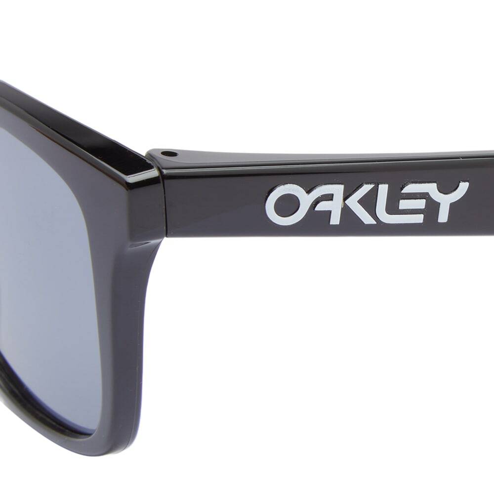 Oakley Men's Frogskins Sunglasses in Polished Black/Grey Oakley