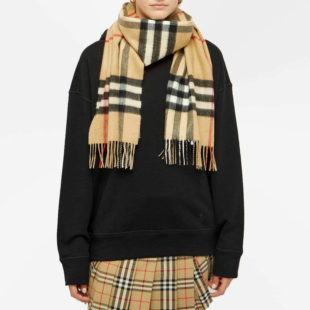 Burberry Women's Giant Checked Scarf in Archive Beige Burberry