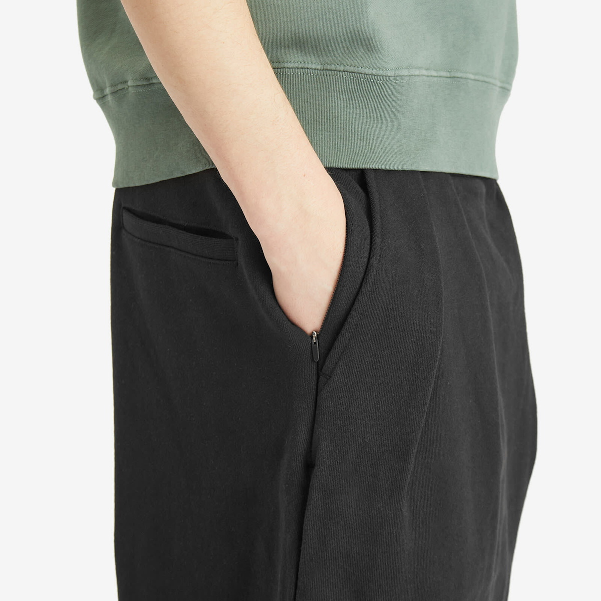 BEAMS Men's Pleated Balloon Sweat Pants in Black Beams Boy