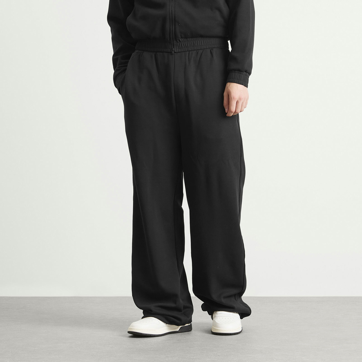 AMIRI Men's Lounge Track Pant in Black Amiri