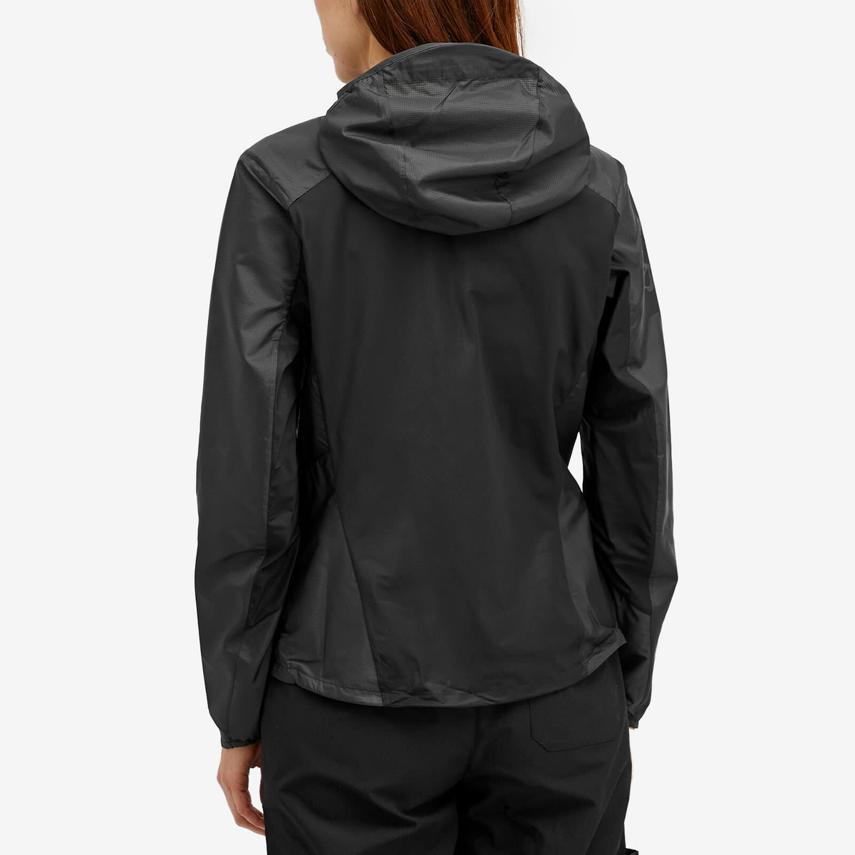 Arc'teryx Women's Norvan Windshell Hoodie Jacket in Black/Graphite Arc ...