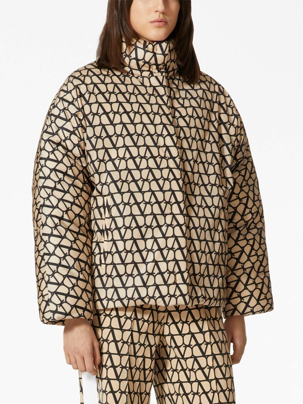 Valentino Garavani Beige Toile Iconographe Puffer Jacket Valentino Garavani