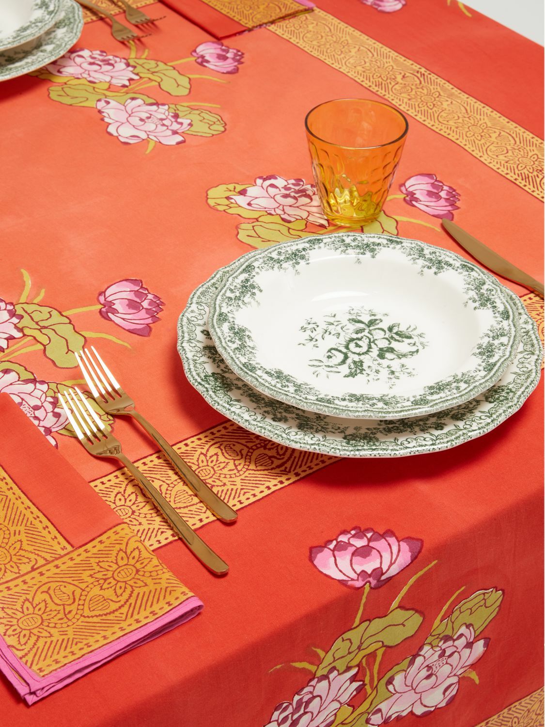 LISA CORTI Tea Flower Redorange Tablecloth Lisa Corti